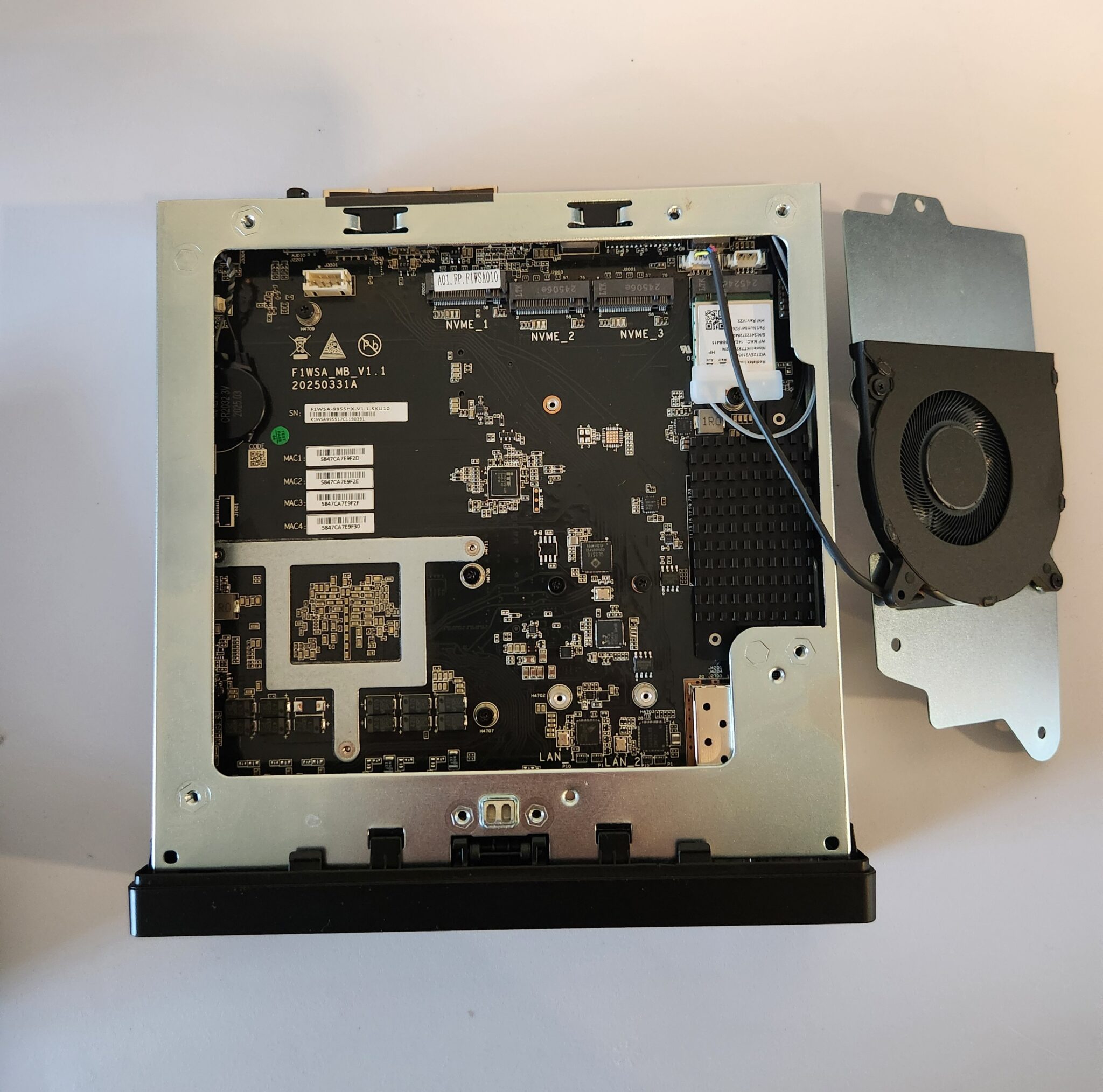 Minisforum MS-A2 – Unboxing and Hardware Review – CHNS.tech